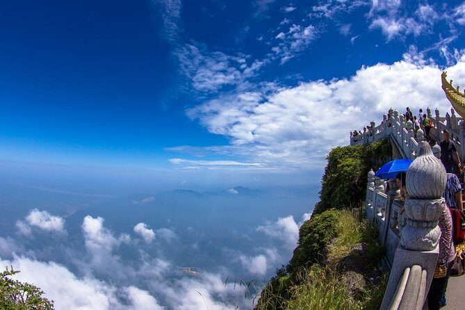 Chengdu Panda Leshan Buddha and Mount Emeishan 2 Days Tour - FAQ