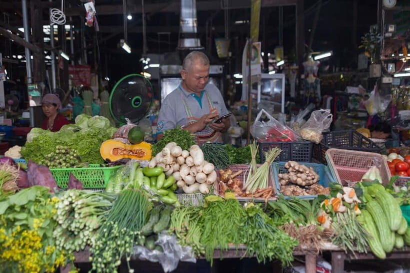 Chiang Mai: Cooking in Organic Farm with a Local Train Trip - Visiting the Old Market: A Step Back in Time