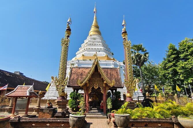 Chiang Mai Temples Visit Walking Tour with Ex-Monk Guide Part 2 - What You Can Expect: The Experience