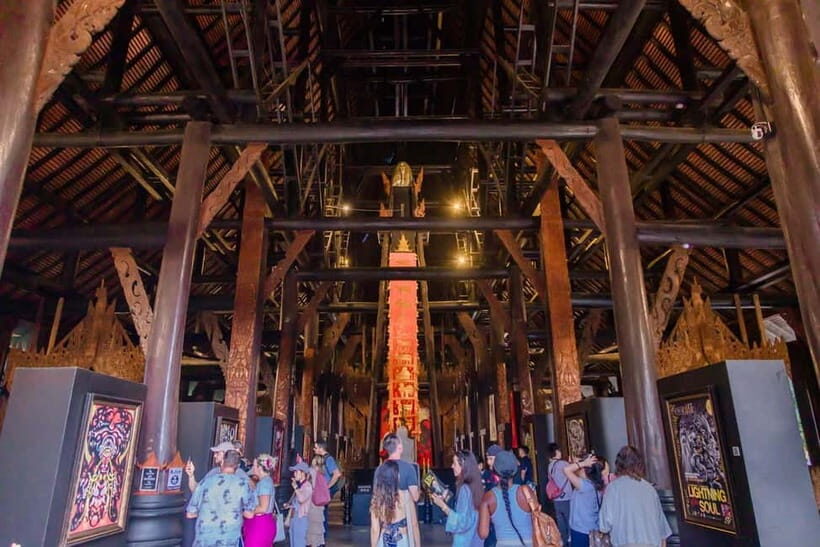 Chiang Mai: White, Black & Blue Temples Day Tour with Lunch - Transportation and Group Dynamics