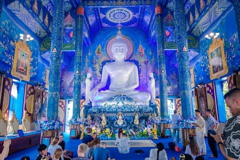Chiang Mai: White Temple, Black House & Blue Temple Day Trip - Transportation and Group Experience