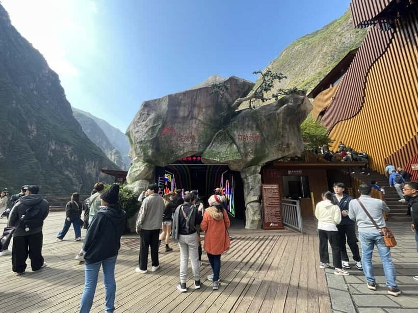 China Shangri-La Tiger Leaping Gorge : A Canyon Adventure - What’s Included and What’s Not
