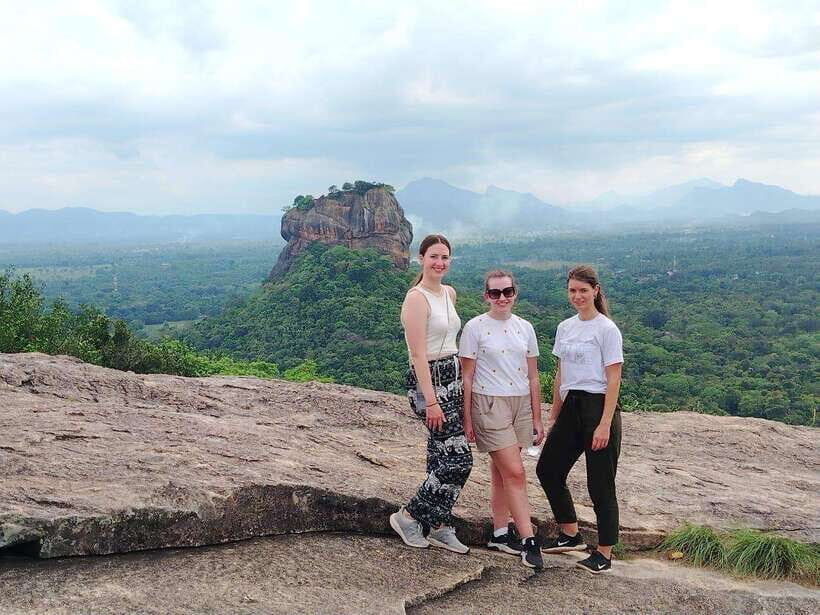 Colombo: Sigiriya Rock Fortress & Dambulla Cave Temple Tour - Climbing Sigiriya: The Lion’s Rock