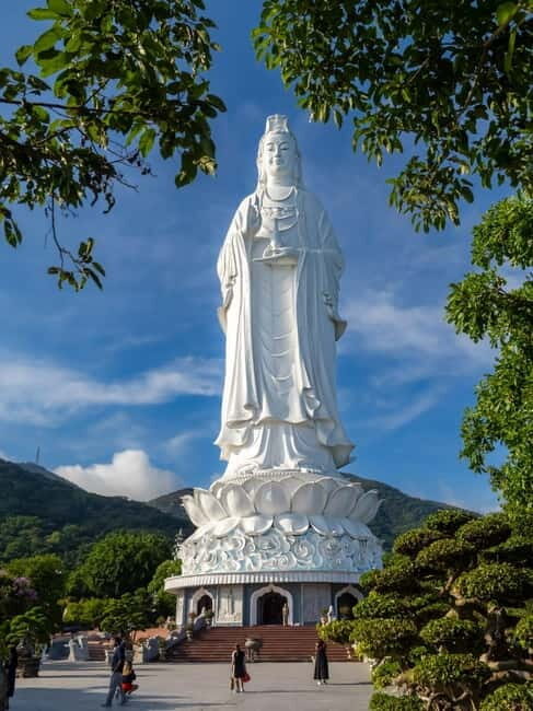 Da Nang: Hai Van pass, Linh Ung pagoda, Son Tra peak - Transportation and Group Size