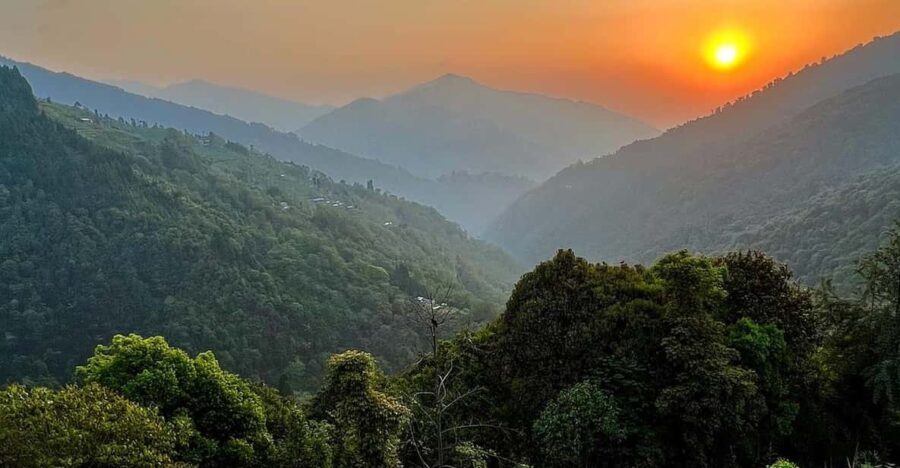 Darjeeling: Tiger Hill Sunrise Hike  Guided Day Trip - The Scenic Hike through Forests and Villages