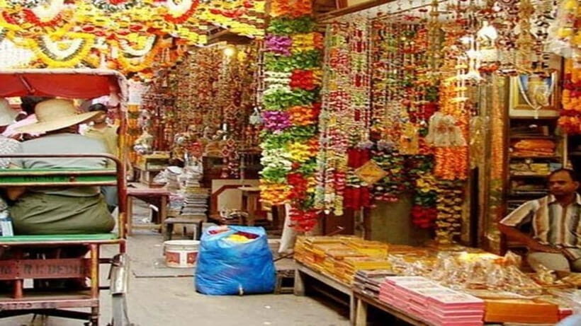 Day Customized Delhi Shopping Tour with Female Consultant - Practical Details and Value