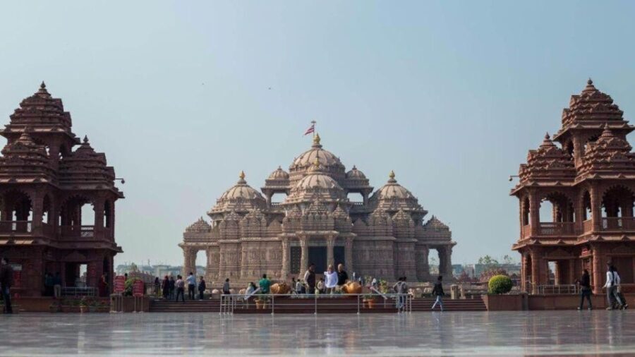 Delhi: Akshardham Temple, India Gate & Safdarjung Night Tour - The Sum Up
