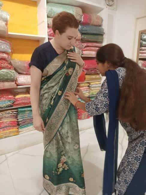Delhi: Customized Shopping Tour with Female Consultant - Who Will Benefit Most from This Tour?