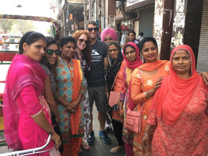 Delhi Exclusive Guided Shopping Tour in AC car and transfers - The Value of Guided, Hassle-Free Shopping