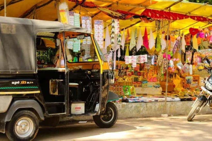 Delhi: Guided Half-Day Tour with Hotel Pickup - Moving into New Delhi