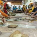 Delhi: Gurudwara Bangla Sahib Tour with Langar Meal - Exploring the Gurudwara Bangla Sahib: A Closer Look