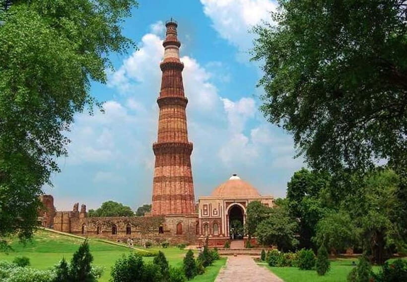 Delhi: Old and New Delhi City Private Guided Day Tour by car - Why This Tour Offers Good Value