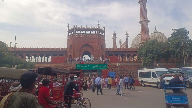 Delhi: Old Delhi City Tour with Tuk-Tuk Ride & Street Food - The Itinerary: From Landmarks to Local Flavors
