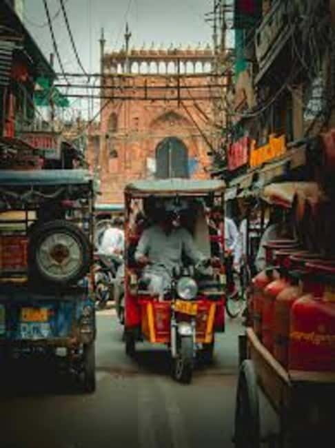 Delhi: Old Delhi Tuk-Tuk Tour with Snacks and Drinks - Practical Considerations and Tips