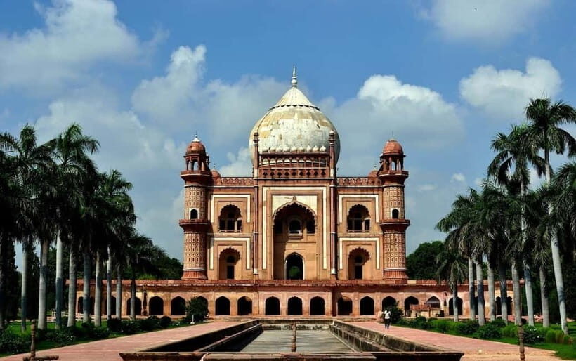Delhi: Safdarjungs Tomb Guided Walking Tour - Why This Tour Works