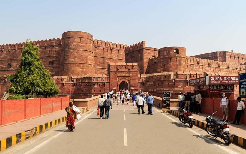 Delhi: Sunrise Taj Mahal and Agra Tour by Car -All Inclusive - Visiting the Taj Mahal at Sunrise