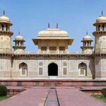 Delhi: Taj Mahal, Agra Fort & Baby Taj Tour By Express Train - How the Tour Unfolds: From Delhi to Agra and Back