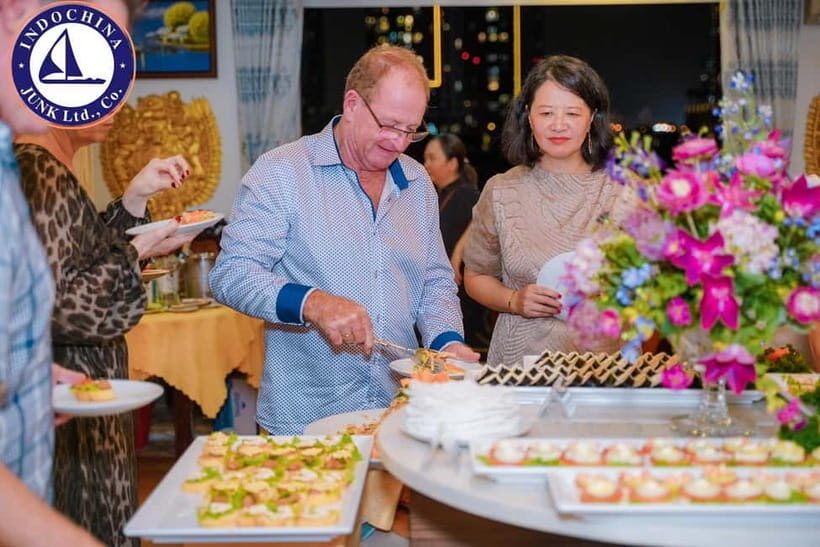 Dinner on Cruise with Buffet/Set menu with live music - The Experience in Detail