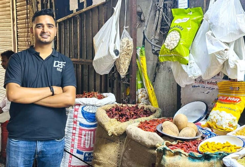 Discover Old & New Delhi: Private Tour with Street Food - What to Expect from the Experience
