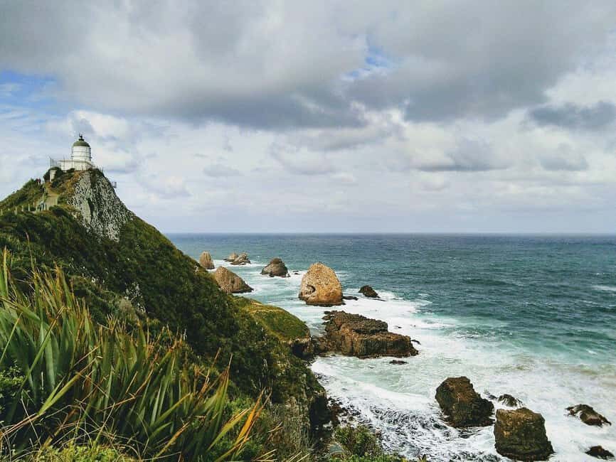 Dunedin to Te Anau via The Catlins & Invercargill 1 Way Tour - First Stop: Nugget Point Lighthouse and the Nuggets