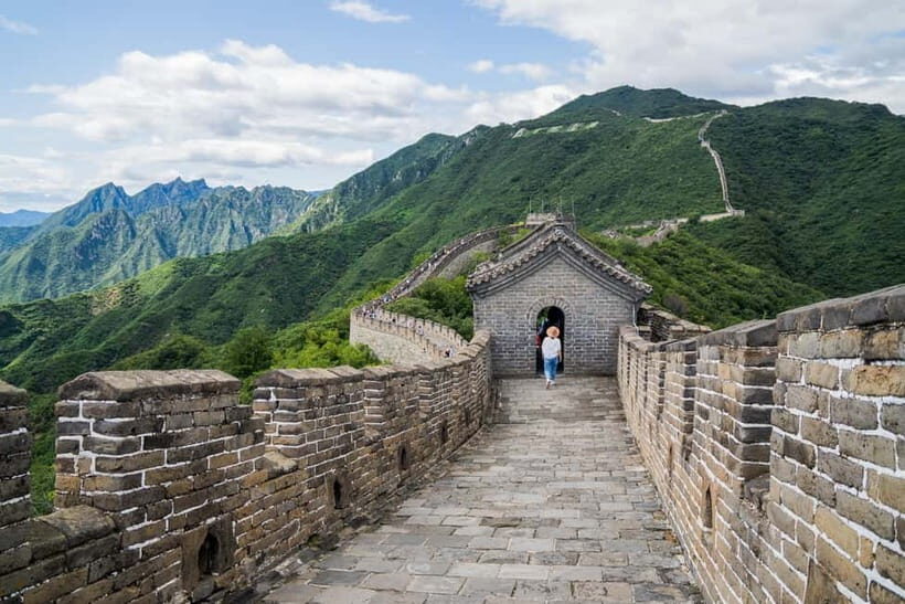 Exclusive Mutianyu Great Wall & Hidden Hutong Food Adventure - Exploring the Mutianyu Great Wall