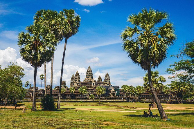 Explore Angkor Wat and Ta Phrom in depth - What Travelers Can Expect