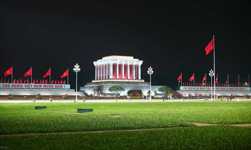 Explore Hanoi Old City By Cycling Tour With Small Groups - Authentic Experiences and Authenticity