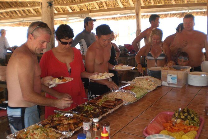 Fijian Islands and Snorkel Full-Day Whales Tale Cruise including Beach BBQ Lunch - The Experience in Detail