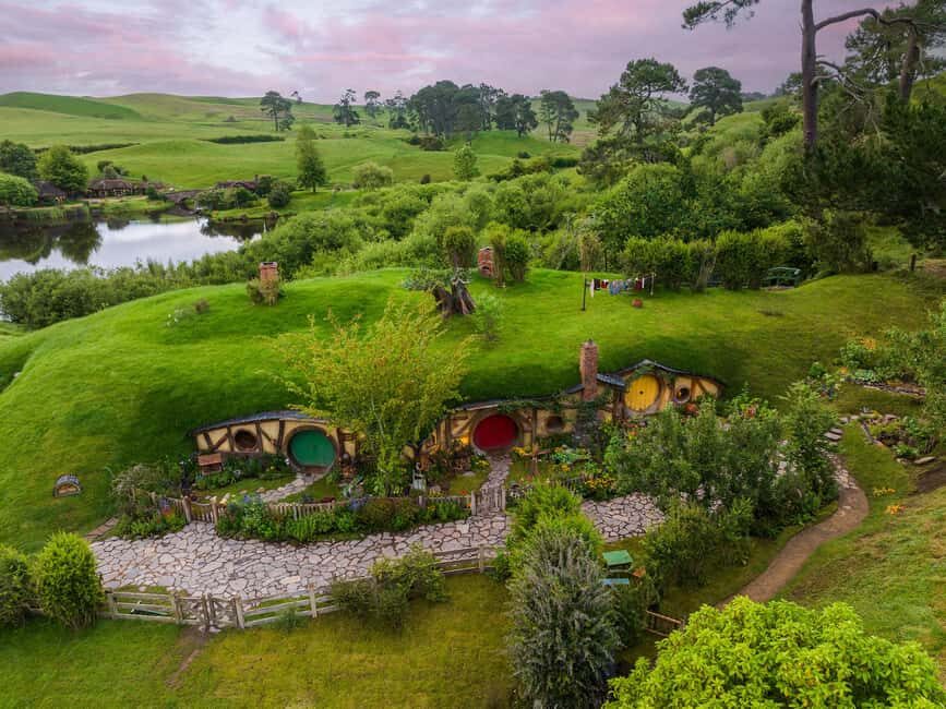 From Auckland: Hobbiton Movie Set - Private Tour - A Journey through Middle-earth: What to Expect