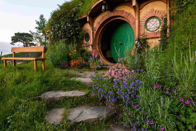 From Auckland:Hobbiton Movie Set & Waitomo Caves Small Group Tour - What Travelers Are Saying