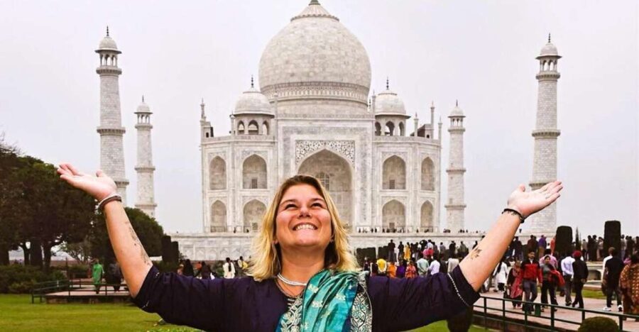 From Delhi: Private Taj Mahal, Agra Fort & Baby Taj Day Tour - Visiting Agra Fort: A Fortress with a View
