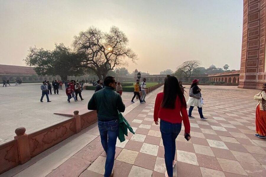 From Delhi: Taj Mahal & Agra Day Tour by Superfast Train - Exploring the Taj Mahal