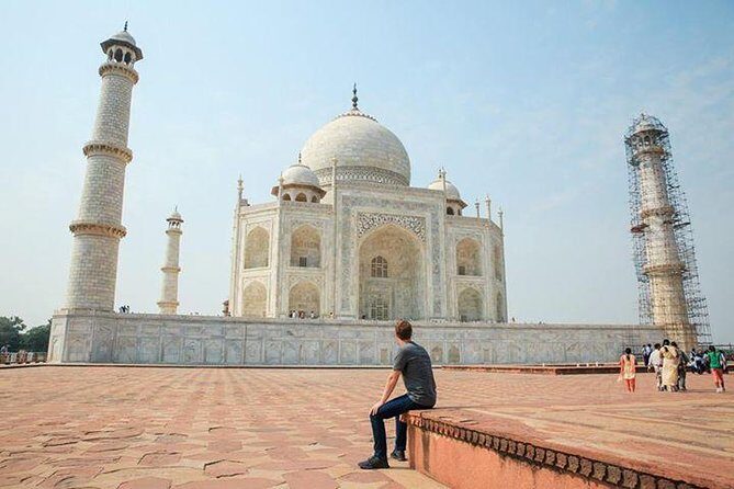 From Delhi: Taj Mahal, Agra Fort, and Baby Taj Day Trip - Exploring Agra Fort: A Fortress of Architectural Fusion