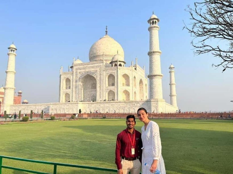 From Delhi: Taj Mahal & Agra Fort Day Tour with Female Guide - Visiting the Taj Mahal: A Masterpiece of Love and Architecture