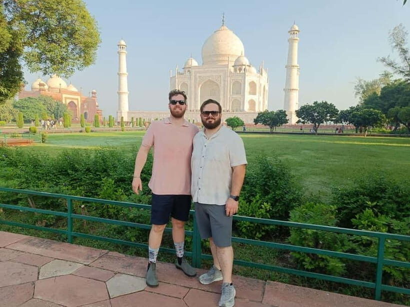 From Delhi: Taj Mahal & Agra Private Day Tour With 5* Lunch - What Makes This Tour Stand Out?