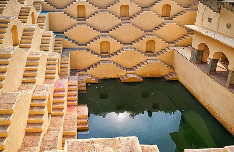 From Delhi: Two Day Jaipur Private Tour with Accommodation - What Makes This Tour Stand Out?