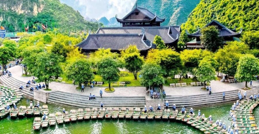 From Hanoi: 1 Day Tour to Trang An, Mua Cave and Ngoa Long - Visiting Mua Cave: More Than Just a Cave