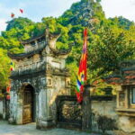 From Hanoi: Tam Coc Boat Trip and Hoa Lu & Mua Cave Tour - What to Expect and Why It Matters