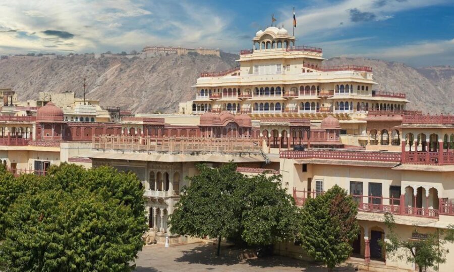 From Jaipur: Private Amber Fort, Jal Mahal and More Car Tour - Transport and Group Size: Comfort and Convenience