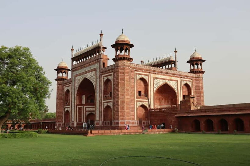 From Jaipur: Taj Mahal & Agra Private Day Trip - Visiting the Taj Mahal