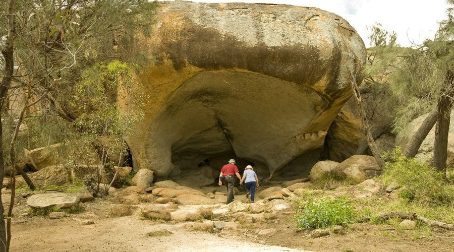 From Perth: Wave Rock and York Cultural Tour with a Guide - Transportation and Guide Quality