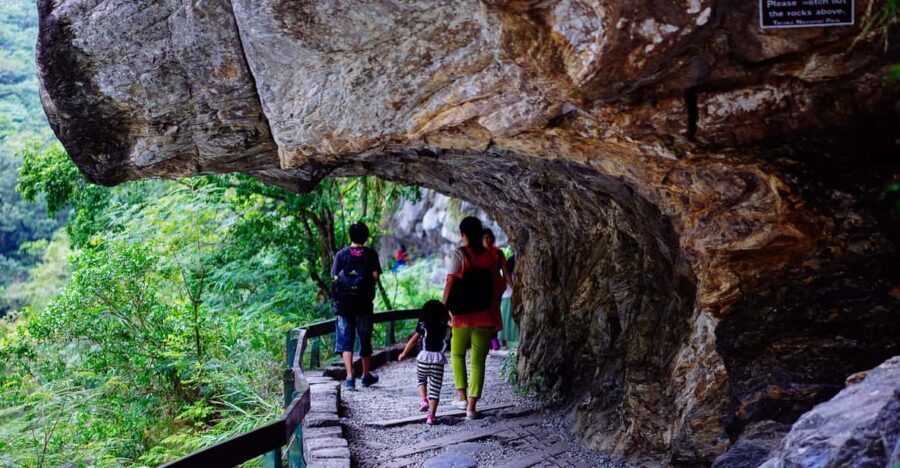 From Taipei: Taroko Gorge Private Tour - Exploring Taroko’s Iconic Landmarks