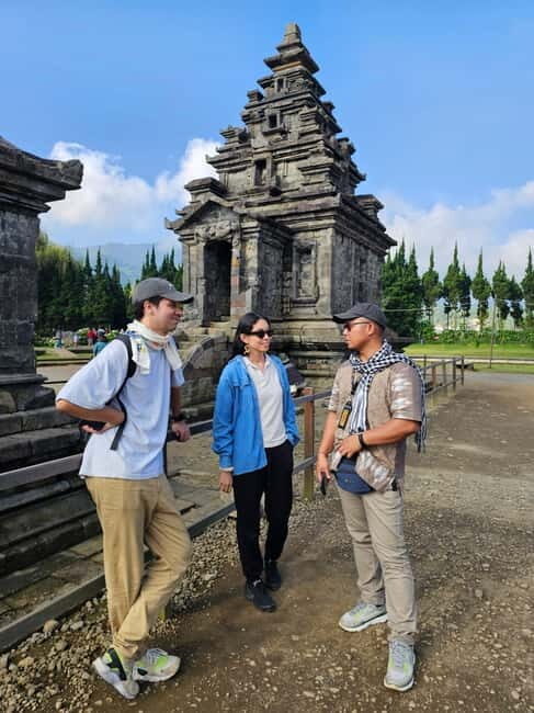 From Yogyakarta: Dieng Plateau & Gastronomy Tour & Transfer - Scenic Viewpoints and Coffee Breaks