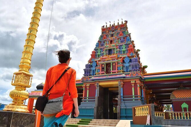 Full Day Nadi Discover Tour ( From Sigatoka Coral coast Hotels ) - Shopping and Markets: A Taste of Local Life