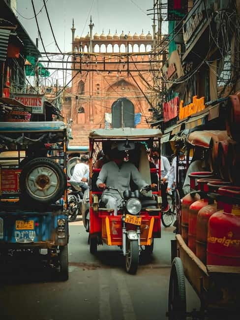 Full Day New & Old Delhi Tour with German Speaking Guide - Who Should Book This Tour?