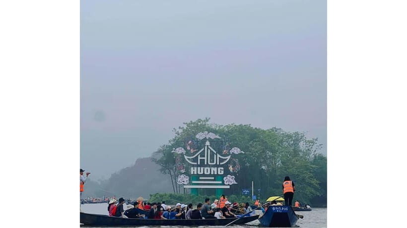 Full Day Visit Perfume Pagoda and Yen Stream From Hanoi - Visiting Trinh Temple and Thien Tru Pagoda