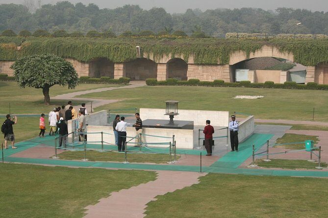 Gandhi's Journey in New Delhi with Lunch - The Significance of Raj Ghat