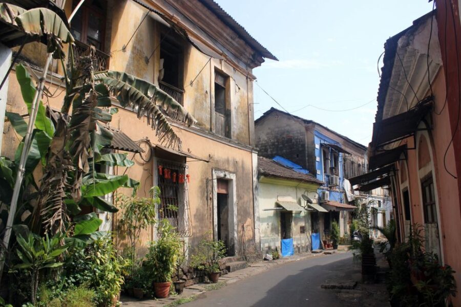Goa: Pub Crawl - The Second Stop: Feni and Local Spirit