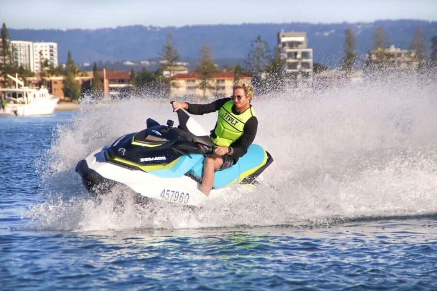 Gold Coast: 15 Minute Jetski Blast with Free Photos - Detailed Breakdown of the Itinerary