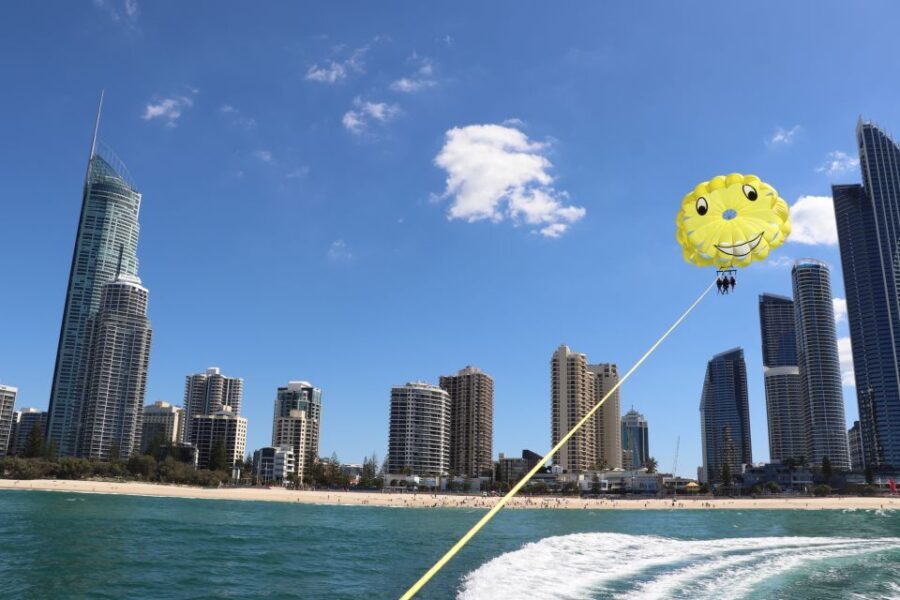 Gold Coast: Parasailing in Surfers Paradise with Free Photos - What You Can Expect During the Tour